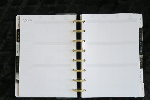 Datumloze planner van Action met stickers en tools